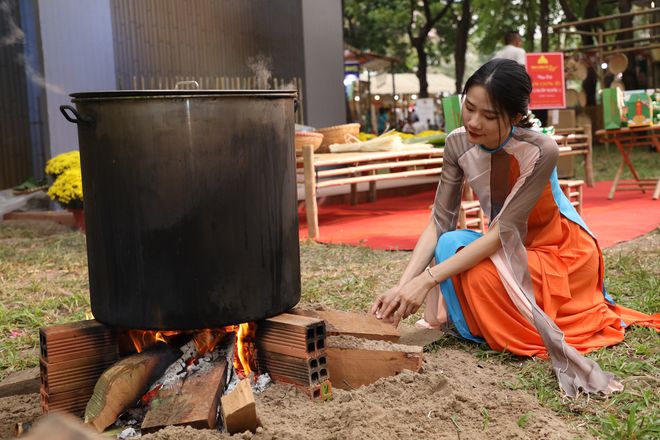 Celebrate Tet, play Tet, and go to the Tet market early at the ...