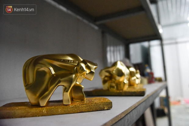 Close-up of the process of making a 24k gold-plated buffalo, priced at ...