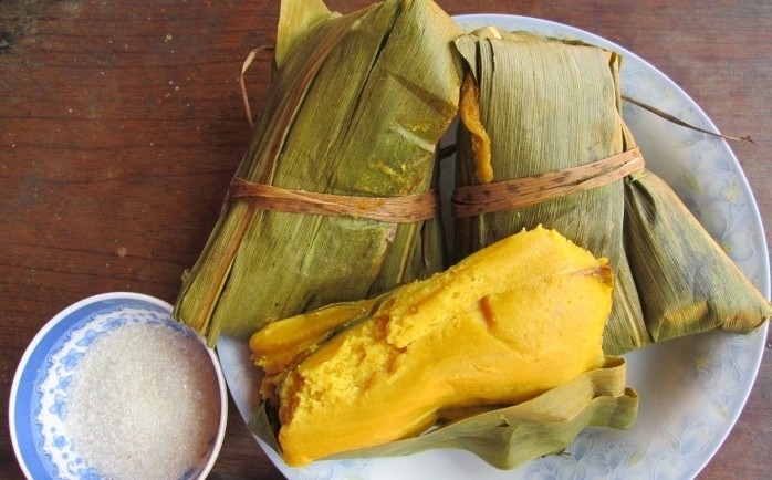 Corn cake - a traditional dish of H’Mong people in Tuyen Quang ...