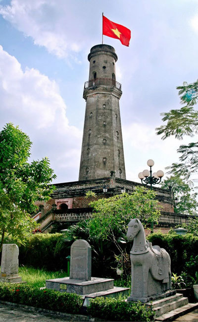 Seven flag towers popular with visitors in Vietnam » Vietnam News ...