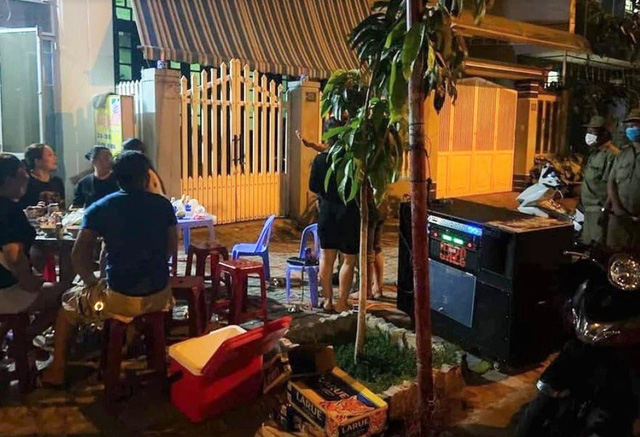 Da Nang to fine up to 43 5 those causing loud karaoke noise pollution ...