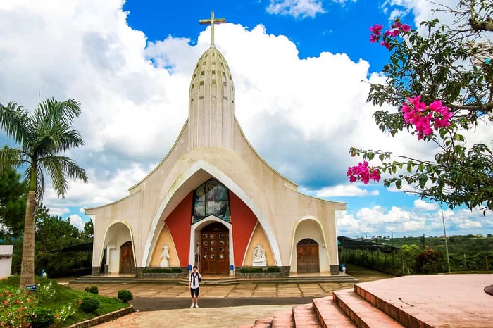 Attend the most beautiful churches in Bao Loc for virtual devotees ...