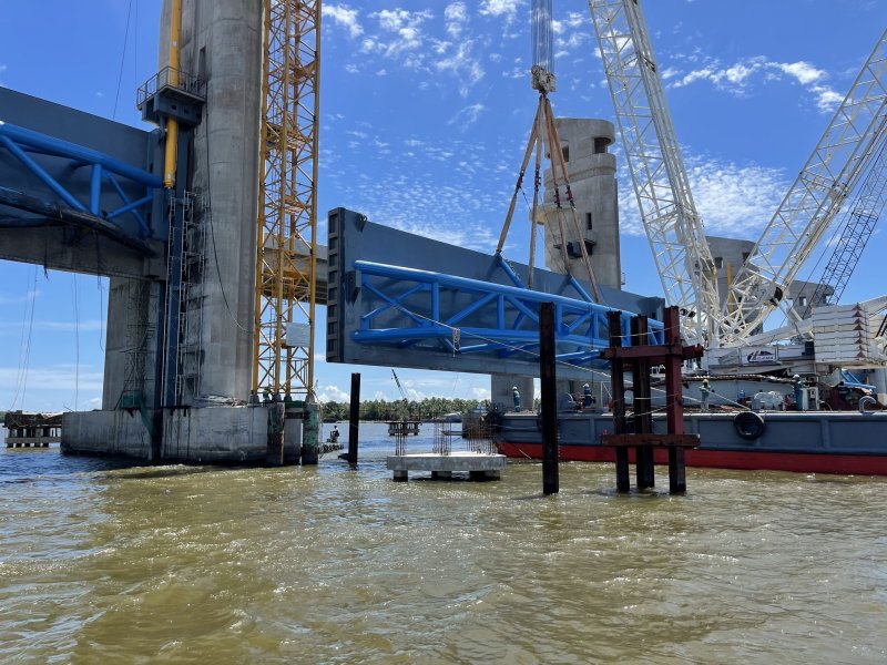 Close-up of Vietnam's "super" largest irrigation culvert, with 11 "huge ...