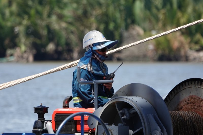 Close-up of Vietnam's "super" largest irrigation culvert, with 11 "huge ...