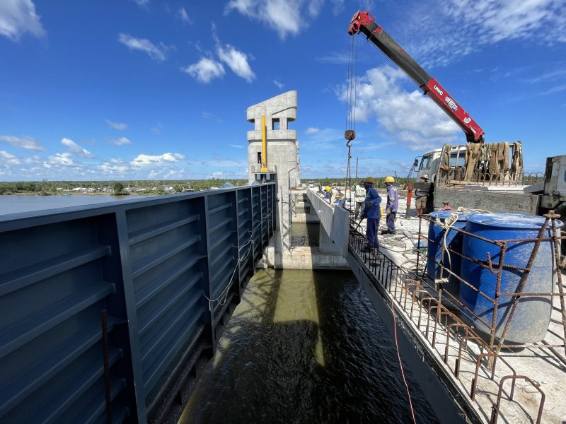 Close-up of Vietnam's "super" largest irrigation culvert, with 11 "huge ...