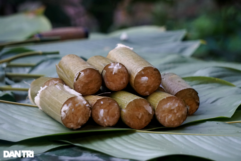 Bamboo tube rice a specialty of Vietnam s Northern mountains Video ...