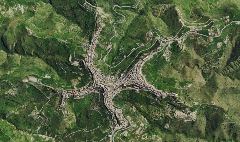 Centuripe The Sicily Village That Has The Weirdest Shape In The World ...