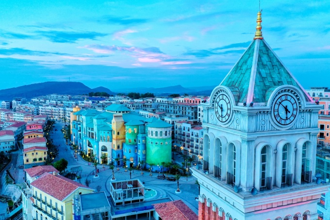 Sun Signature Gallery – the center of new events and festivals in Phu ...