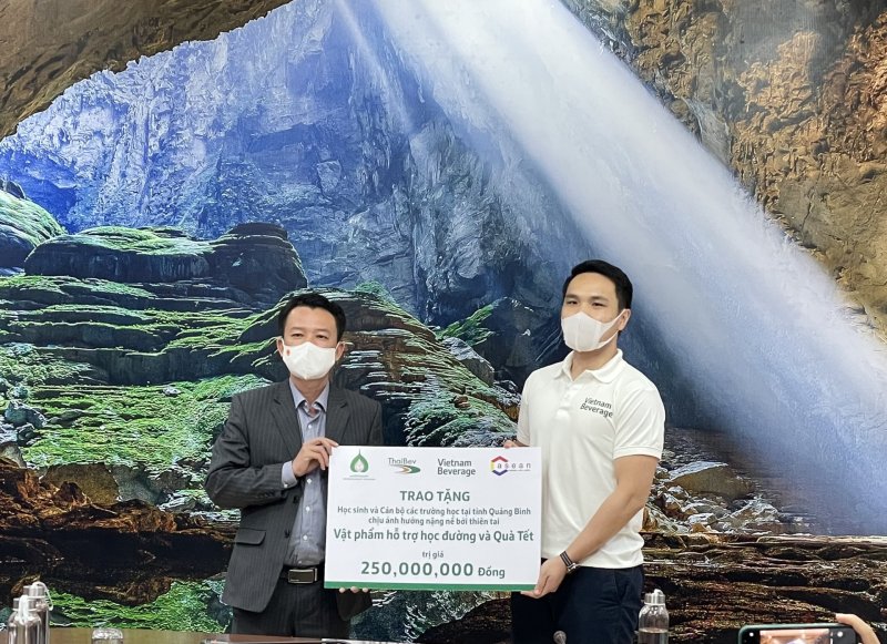 ThaiBev and VietBev present Tet gifts worth VND750 million to disadvantaged students in three ...