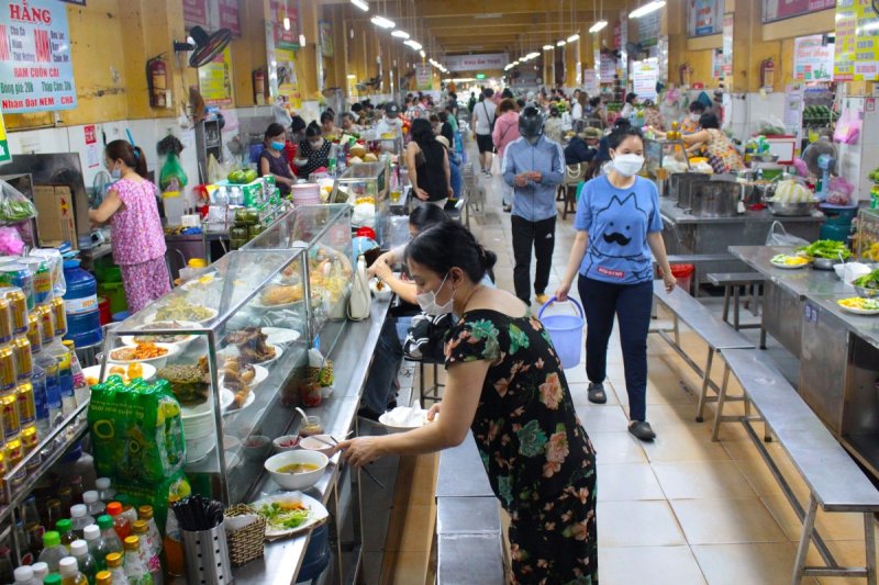 Food heaven in Da Nang Con market » Vietnam News - Latest Updates and ...