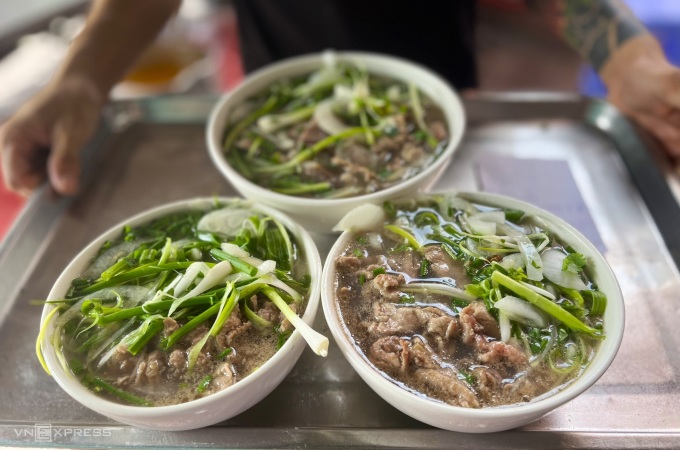 Pho restaurant for more than 20 years without vegetables, prices in ...