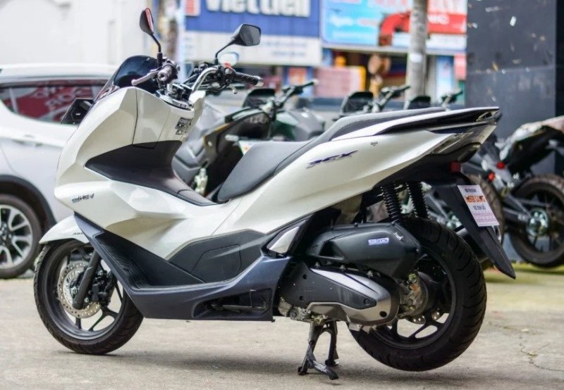 Honda PCX petrol economic system model formally returned to Vietnam ...