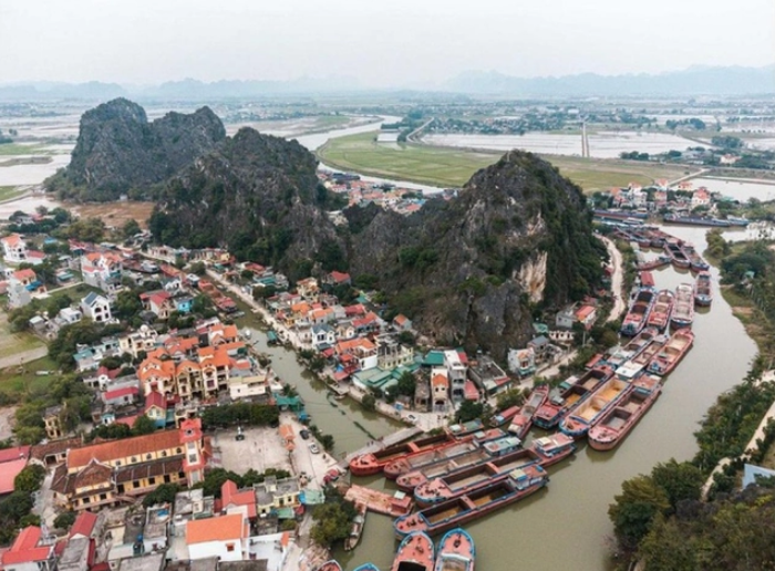Kenh Ga Floating Village – a picture of a beautiful and peaceful river ...
