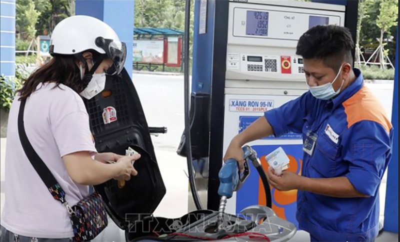 PM orders swift action amid short supply of fuel » Vietnam News ...