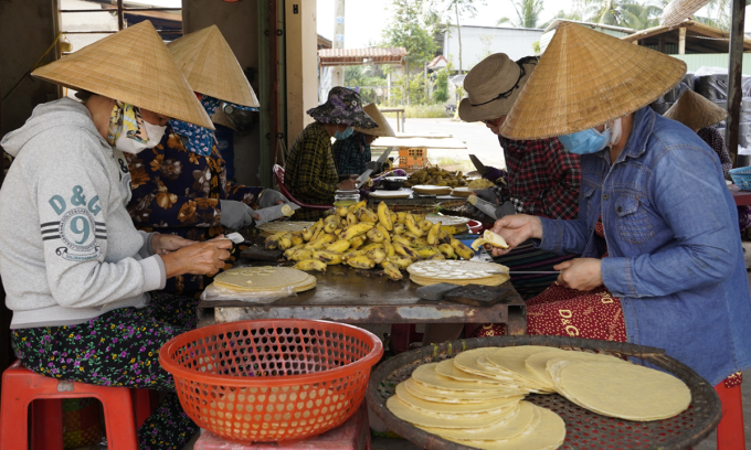 Hundred-year-old puff pastry village in Tet season » Vietnam News ...