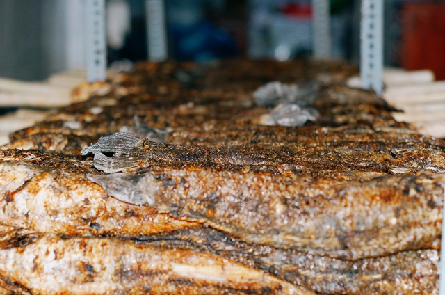 The largest grilled snakehead fish oven in Ho Chi Minh City “red on ...