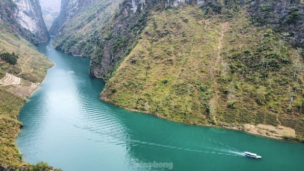 Young people eagerly check in at Ma Pi Leng and Tu San alley on the ...