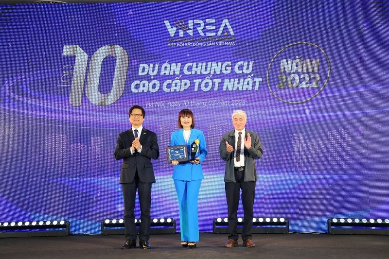 Diamond Lotus Riverside eco-apartment project for better health and ...