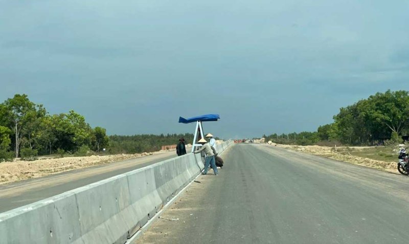 Vinh Hao-Phan Thiet expy may fall behind schedule due to sand shortage ...