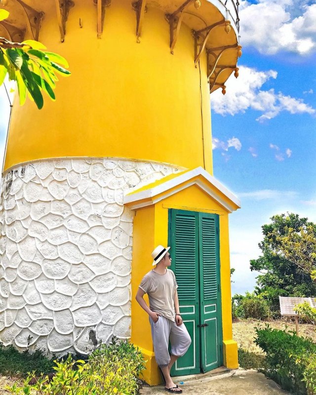 Visit the hundred-year-old lighthouses in Vietnam standing proudly on ...