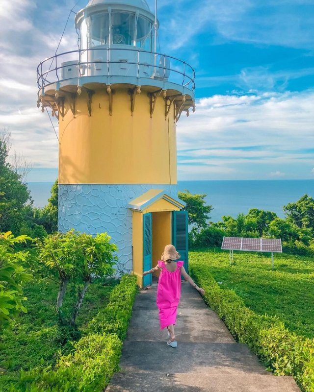 Visit the hundred-year-old lighthouses in Vietnam standing proudly on ...