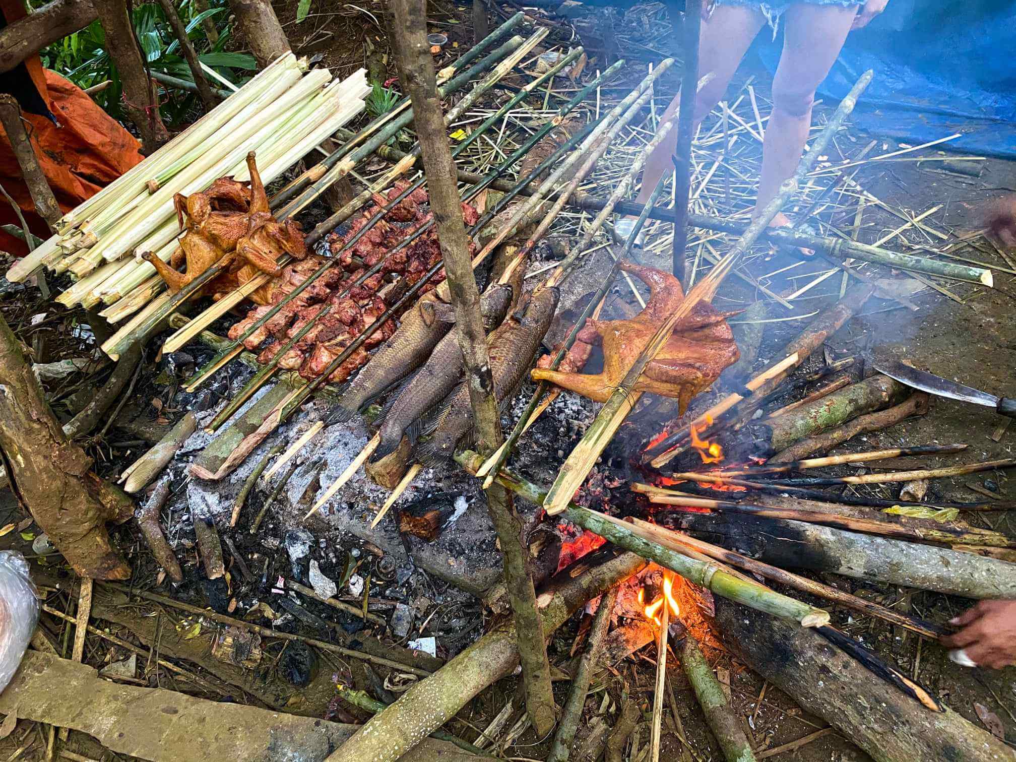 Camping schedule Hang En waterfall (K50) 2 days 1 night - The majestic ...