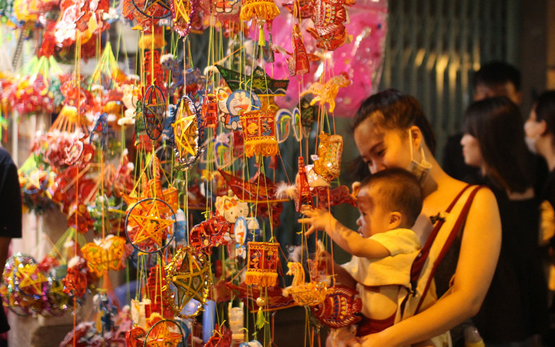 Celebrate Saigon's Mid-Autumn Festival at Luong Nhu Hoc lantern street ...